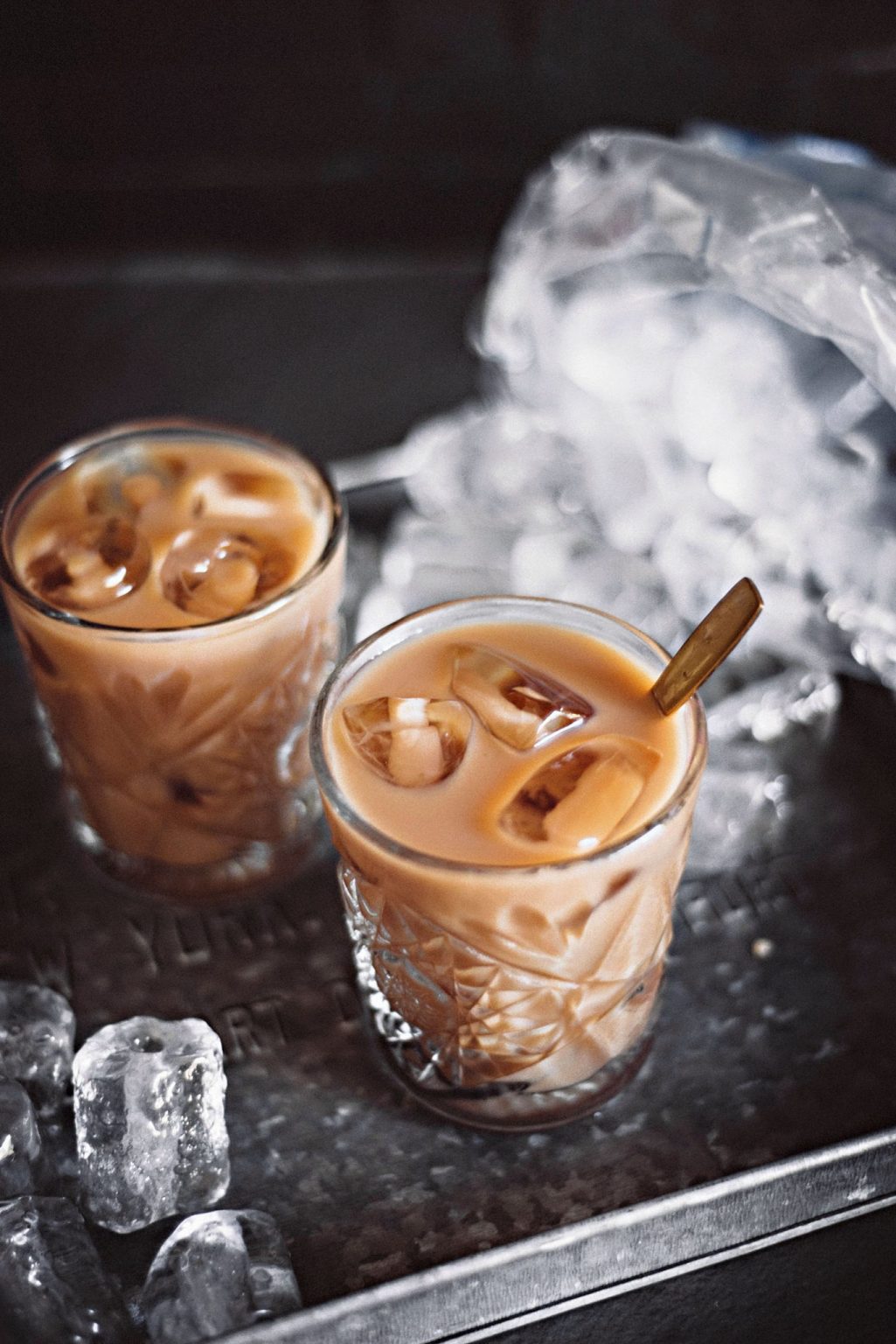 Iskaffe - Snabbt & enkelt recept med snabbkaffe! • ADARAS